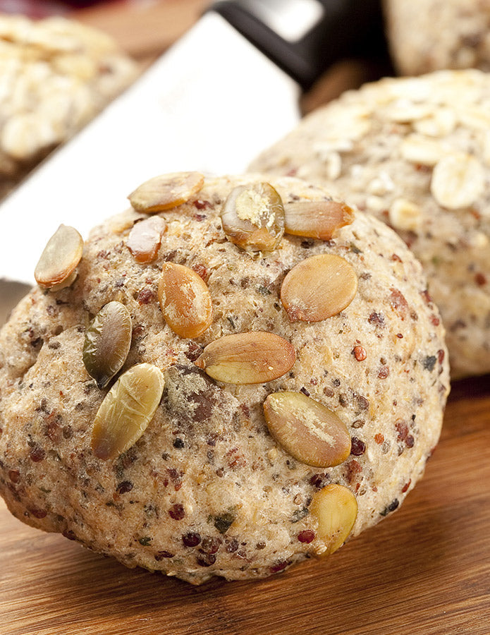 Grovboller med chiafrø – Helsam.dk